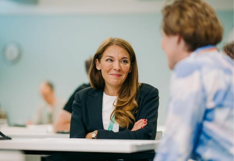 Navigating Intercultural Communication in the Workplace